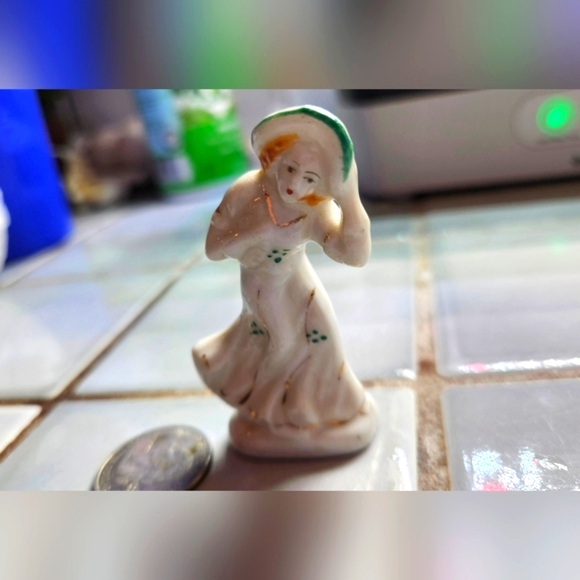 Art | Vintage Ceramic Lady W Hat Figurine With Green Accents | Poshmark